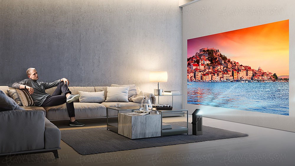 CES 18 > LG HU80K, vidéoprojecteur Ultra HD/4K courte focale portable