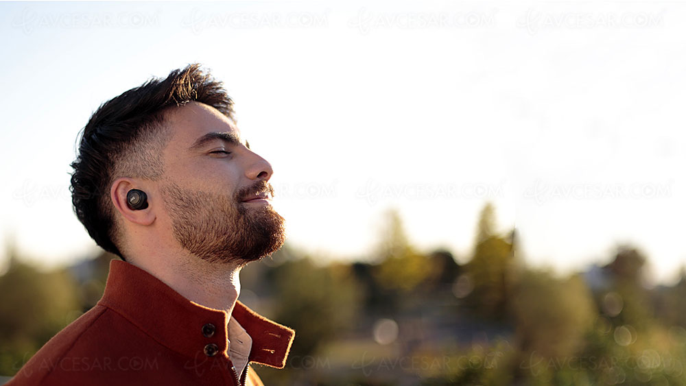 JVC HA FW1000T, premiers écouteurs True Wireless avec diaphragme en bois